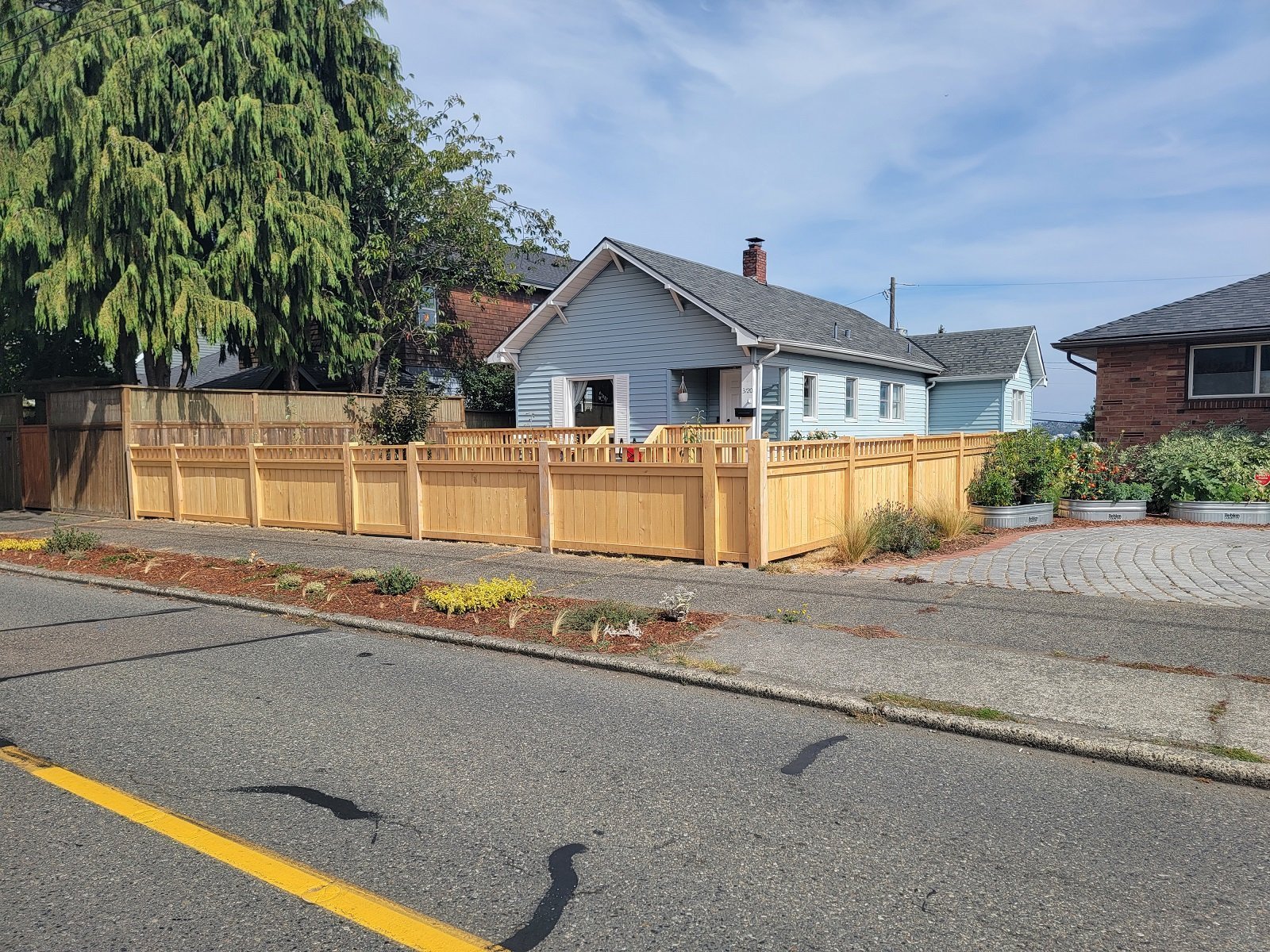 Estate Style Fences In Seattle - Gibson Fence And Deck