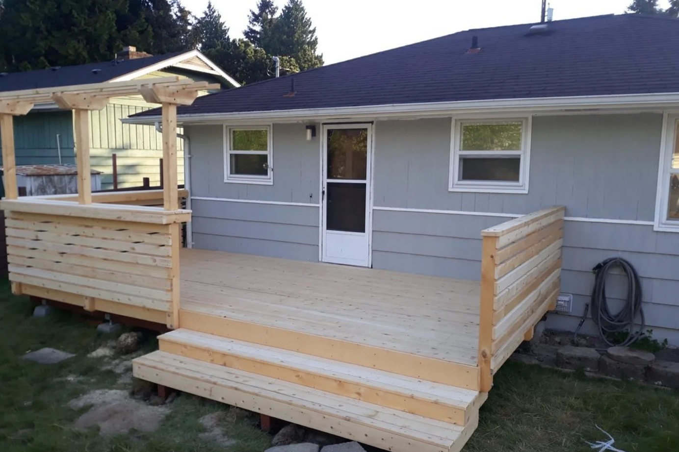 Small Deck Ideas (Enjoyable Features for Limited Space) - Gibson Fence ...